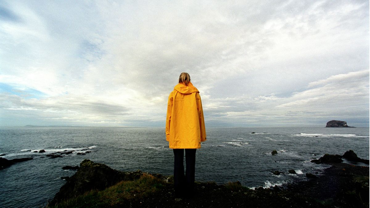 Here's how to be lonely and totally own it | Marie Claire UK