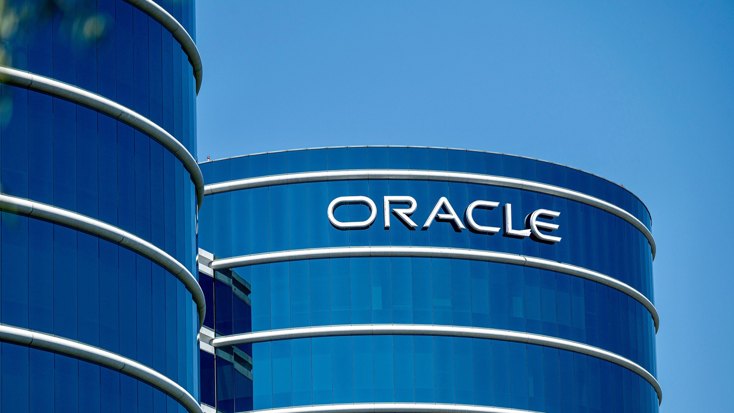 RHEL controversy: Can Oracle really be Linux's knight in shining armor ...