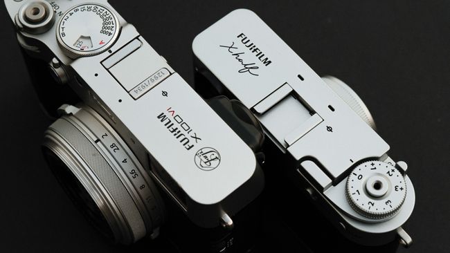 The Fujifilm X10 is a mix between the vintage digicam trend and the ...