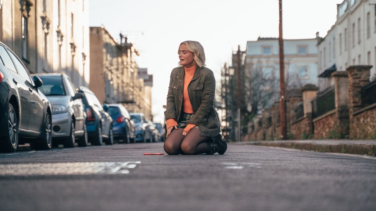 Doctor Who '73 Yards': Who exactly is that old woman following Ruby ...