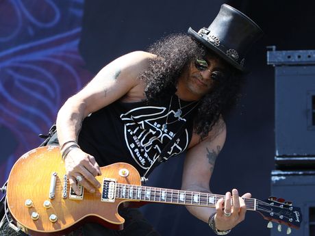 Slash back with Velvet Revolver, singer search continues | MusicRadar