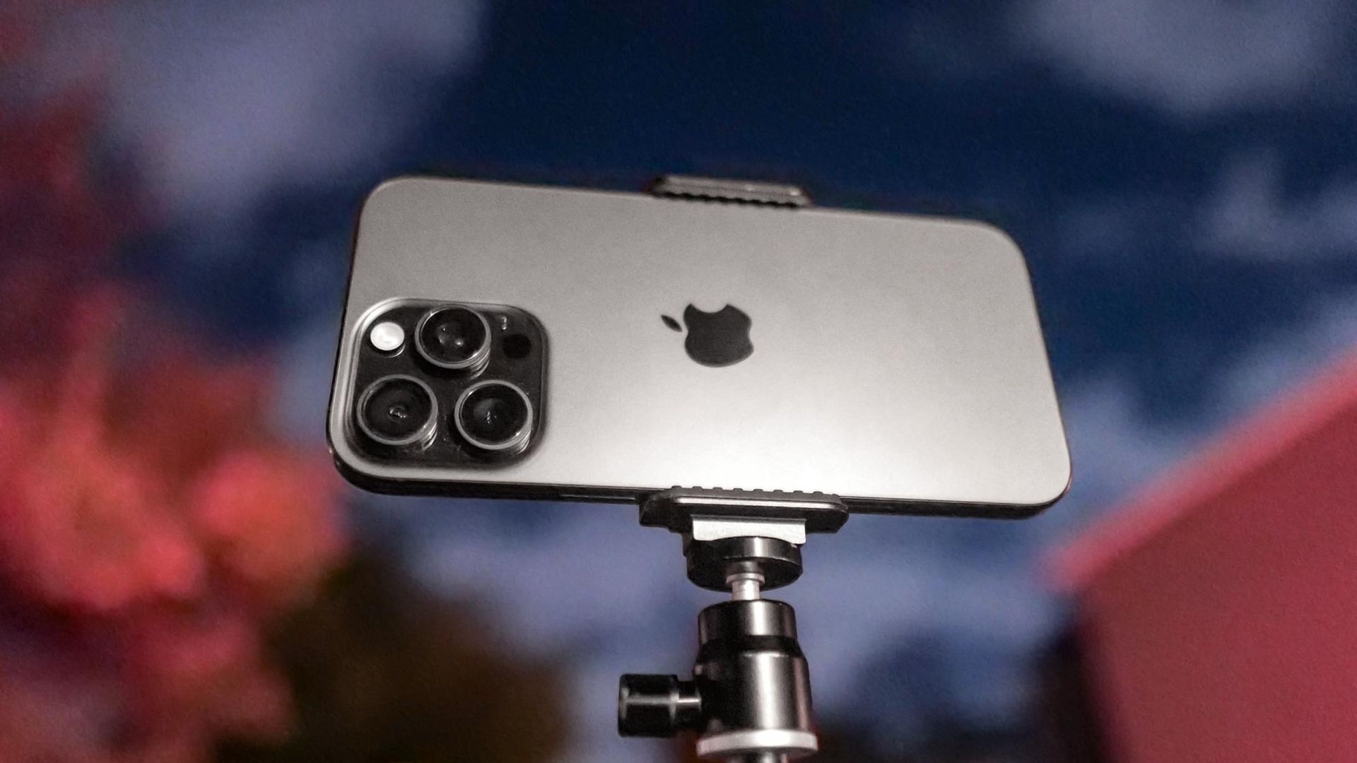 I tried astrophotography on my iPhone 16 Pro Max to shoot galaxies ...