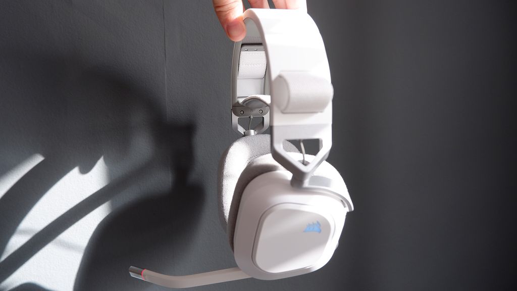 Corsair HS80 Max Wireless gaming headset review | PC Gamer