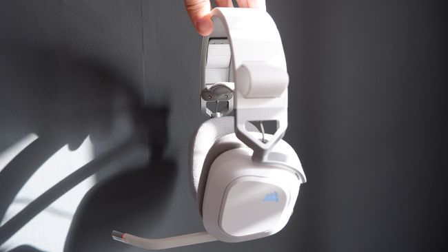 Corsair HS80 Max Wireless gaming headset review | PC Gamer