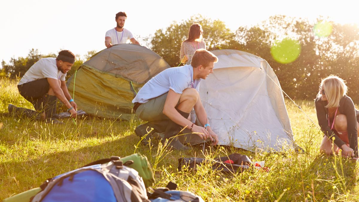 How to pitch a tent: our tips for quick, secure assembly | Advnture