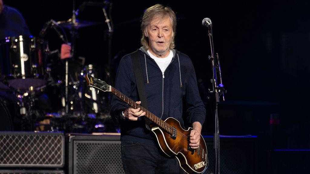 Andrew Watt gifted Paul McCartney a ‘64 Höfner for the new Rolling ...