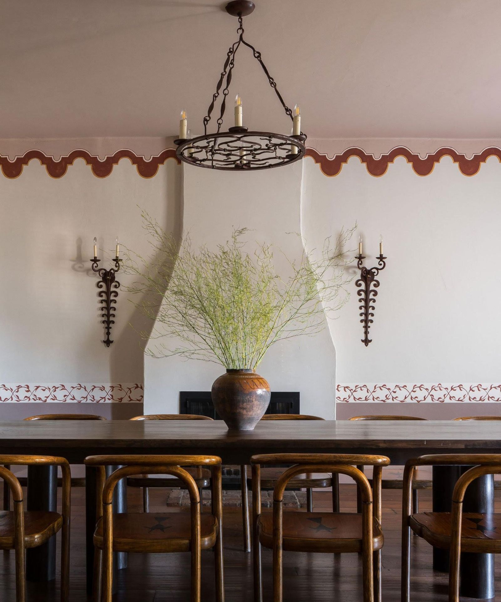 5 interior designers share their secrets for transforming a blank wall ...