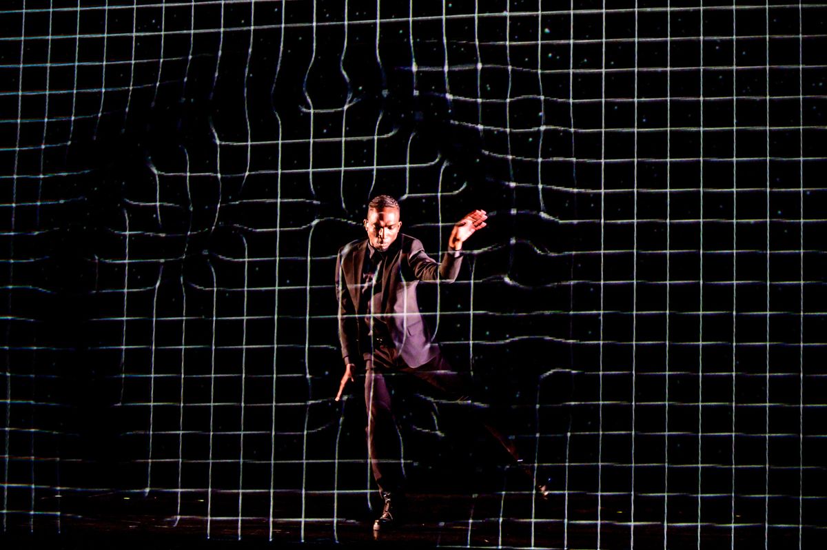 'An Obsession of Einstein' Dances Through Space-Time on Stage at the ...
