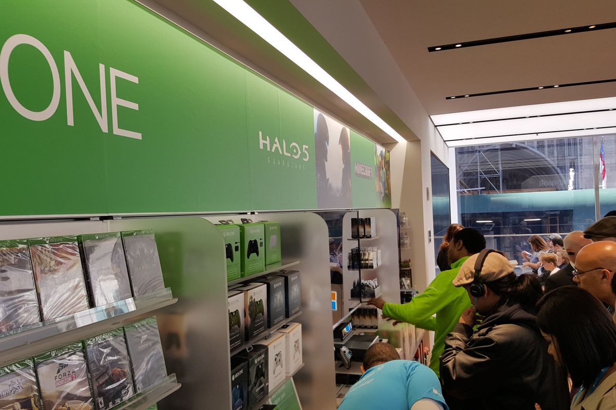 Video tour of the new Microsoft flagship store in New York City ...