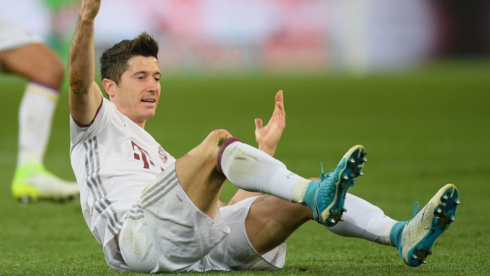 Everything is fine - Bayern star Lewandowski plays down pre-Dortmund ...