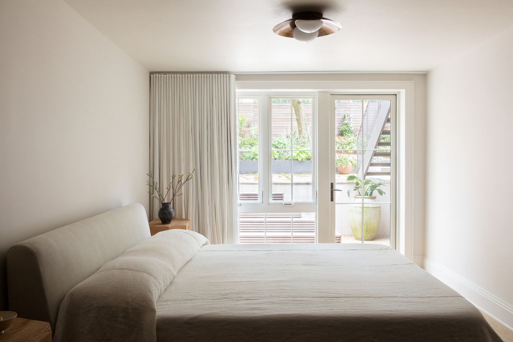 How to Dry Bedding in Winter — An Expert Guide | Livingetc