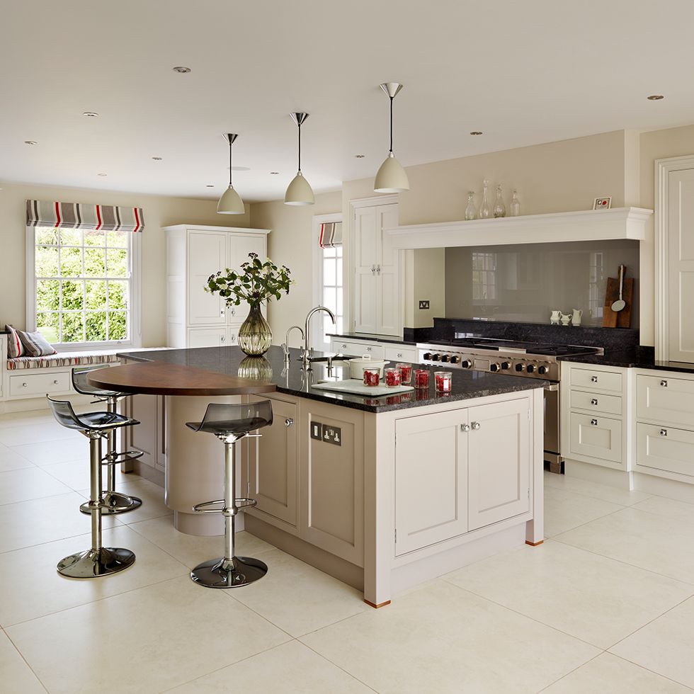11 Kitchen Worktop Ideas for Hardworking Surfaces | Homebuilding