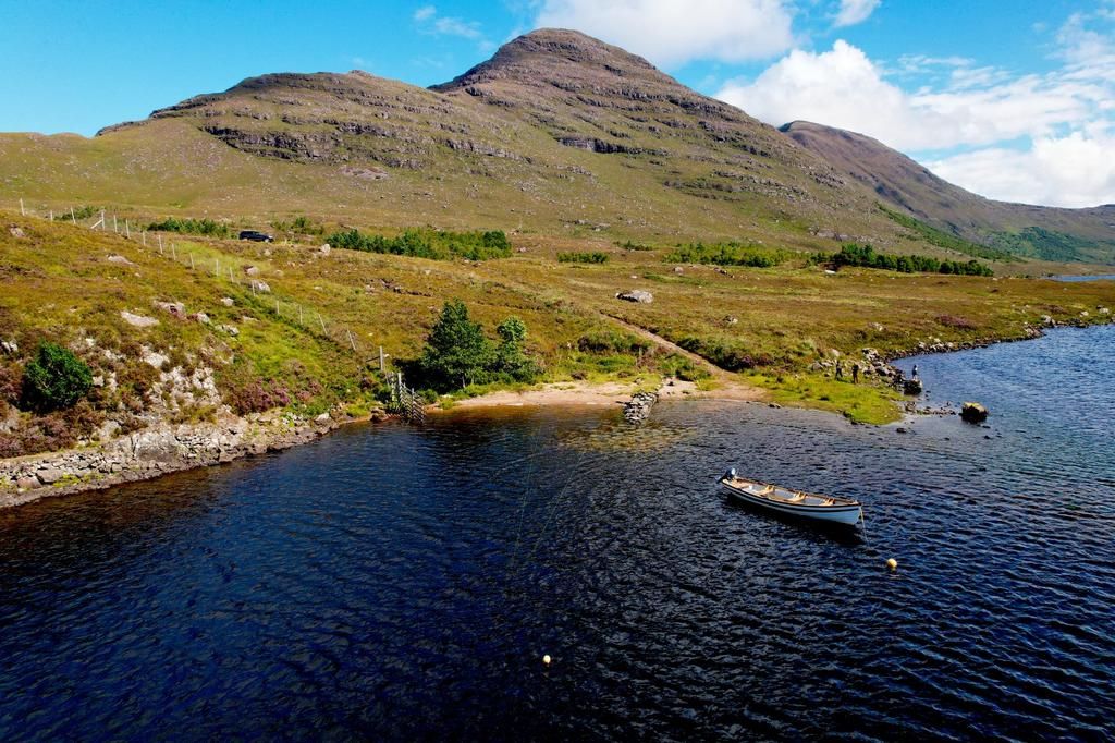 An idyllic Scottish lochside property at under £200k — with one slight ...