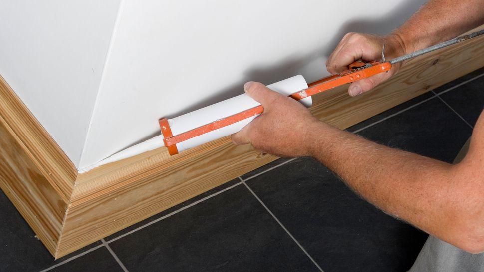 Caulking: 11 tips for a smooth and professional finish | Homebuilding