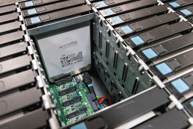 Toshiba’s 78 drive JBOD experiment from 2023 hit 17GB/s throughput ...