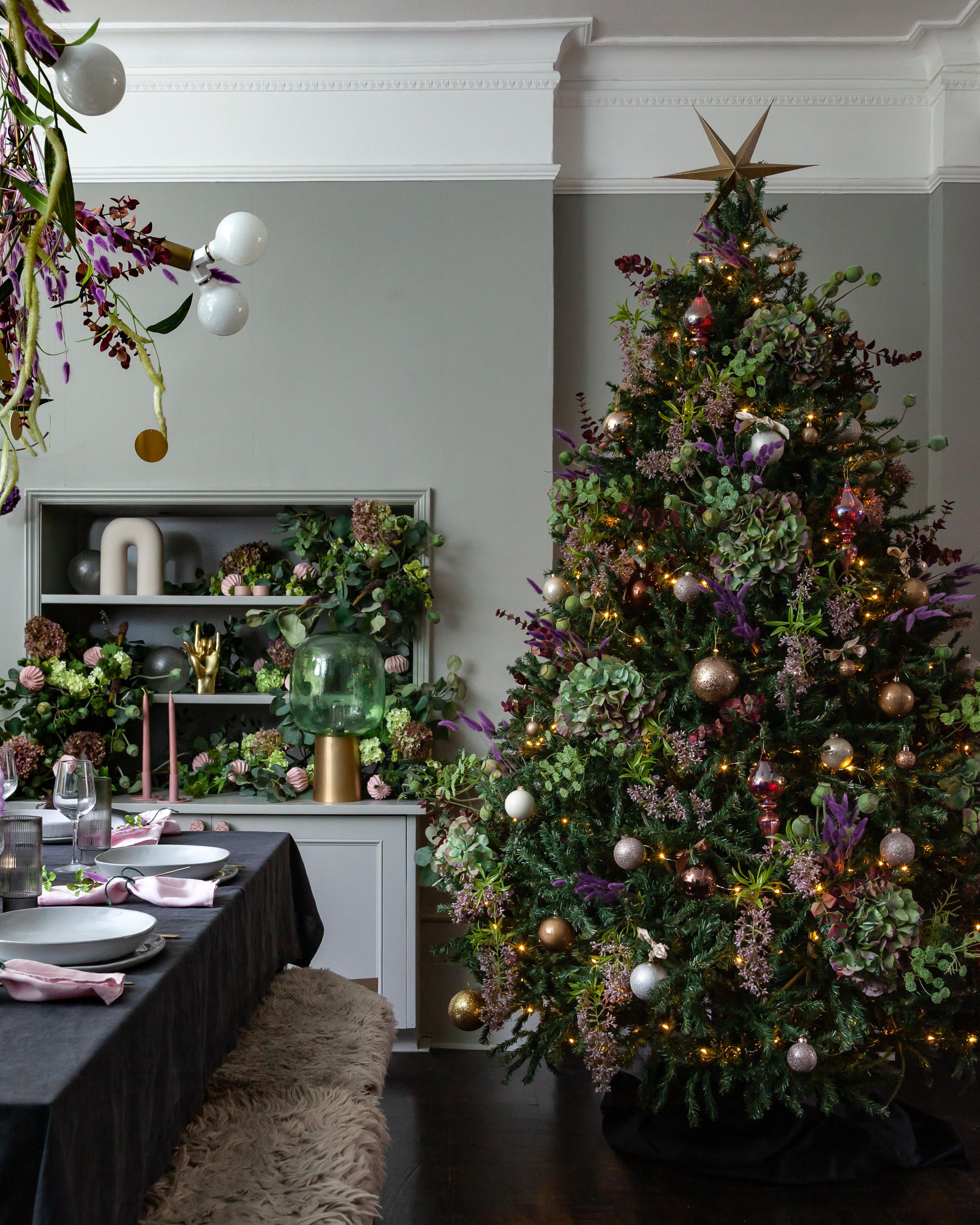 How to Safely Store Christmas Decorations Until Next Year | Livingetc