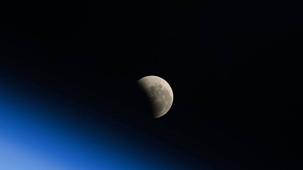 Astronauts capture amazing views of the total lunar eclipse from the ...