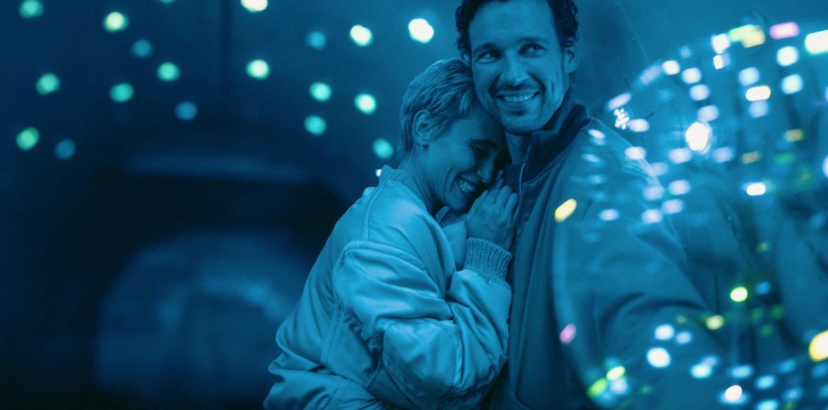 Netflix's 'The Signal' is a lyrical sci-fi miniseries with clever ...