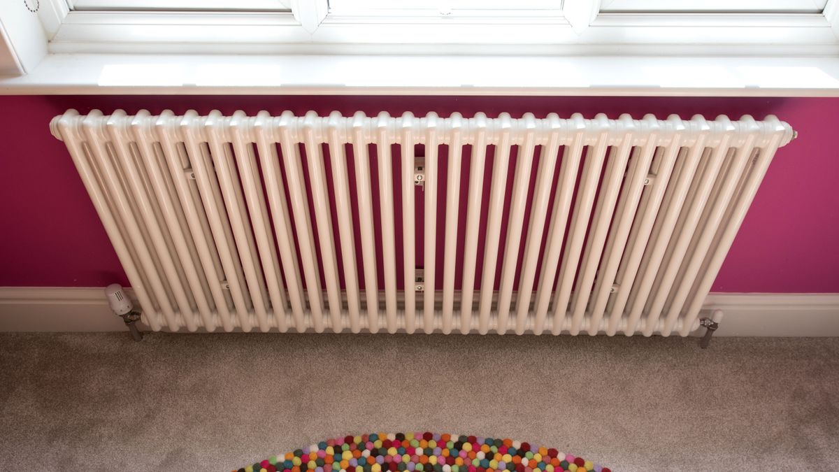 How to isolate a radiator ready to replace or remove | Homebuilding