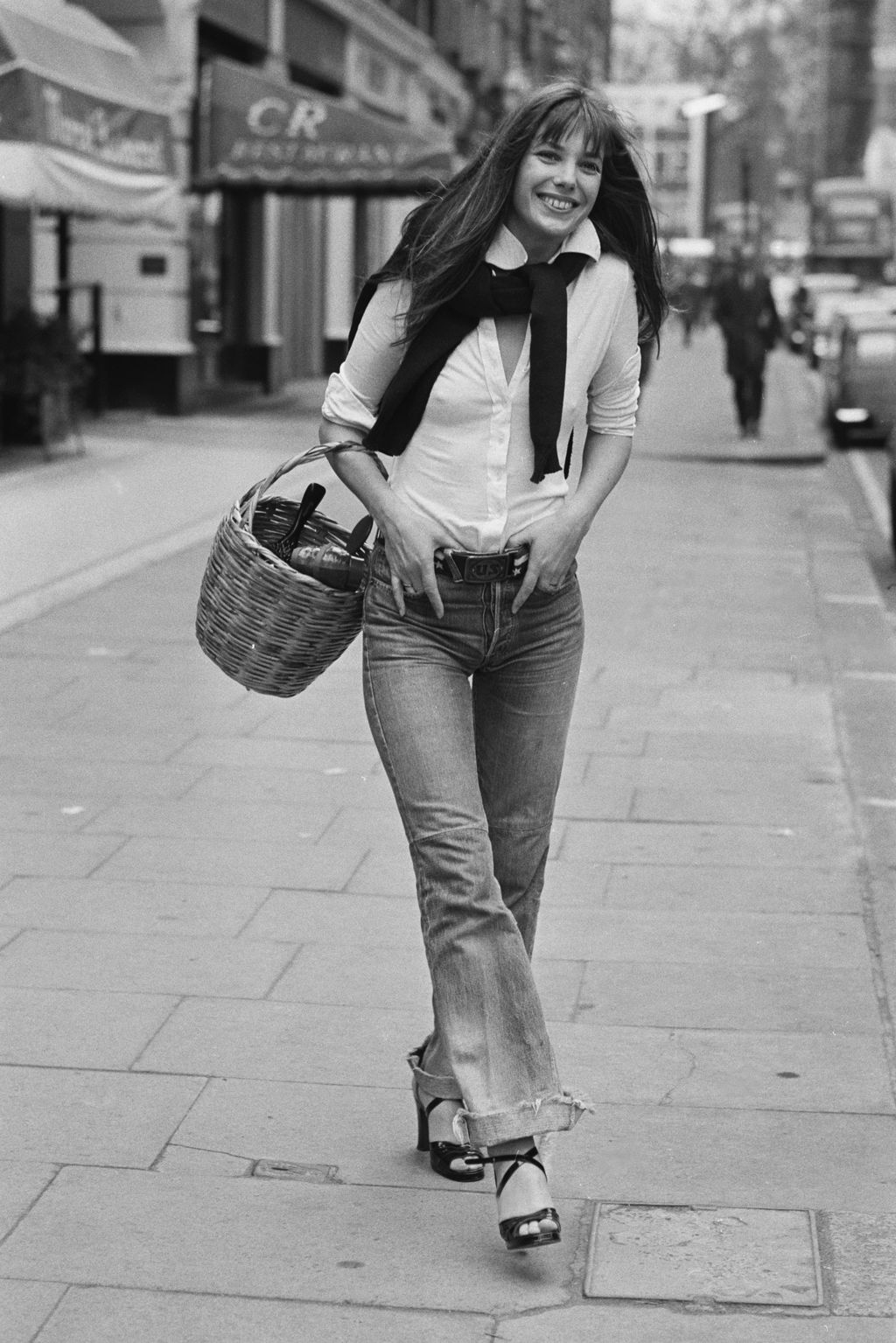 Jane Birkin's Style: Her Best Outfits and How to Get Her Look | Who ...
