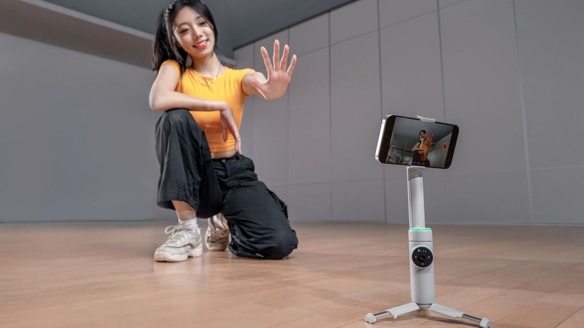 New Insta360 Flow Pro gimbal is the first with Apple DockKit – an iPhone creator's AI dream ...