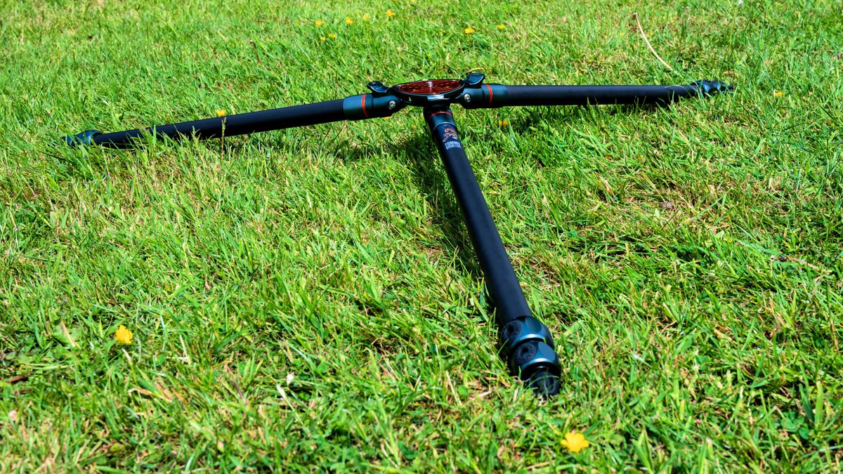 3 Legged Thing Legends Tommy carbon fiber tripod review: a real rock ...