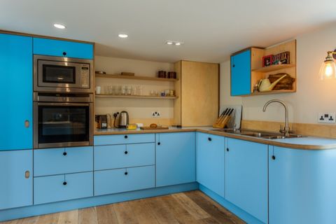 Handleless Kitchens: Pros, Cons and Tips from the Experts | Homebuilding