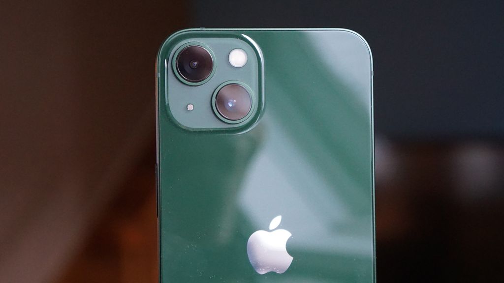 Hands-on Apple's Green iPhone 13 - it looks like wet paint, and we love ...