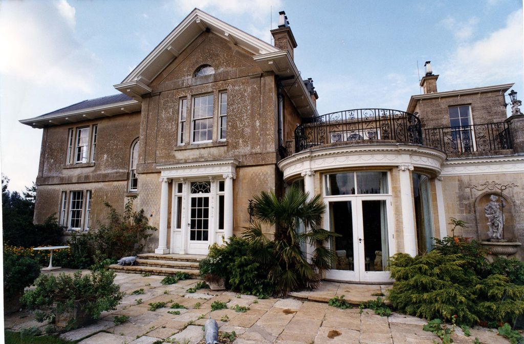 Camilla Duchess of Cornwall loses bitter planning battle with neighbour ...