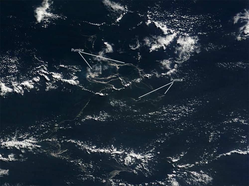 In Photos: A Floating 'Island' of Rocks | Live Science