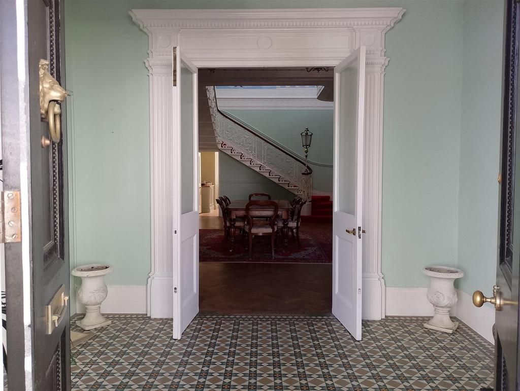 An Isle of Wight 'super-cottage' built by Queen Victoria and Prince ...