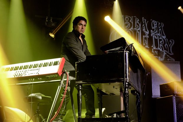 Keyboardist Nails Van Halen's "Mean Street" Intro on a Synthesizer ...