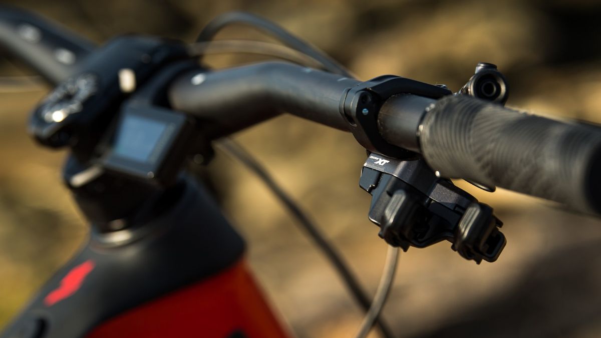 Shimano is developing a new axle-mounted Di2 wireless derailleur and it ...