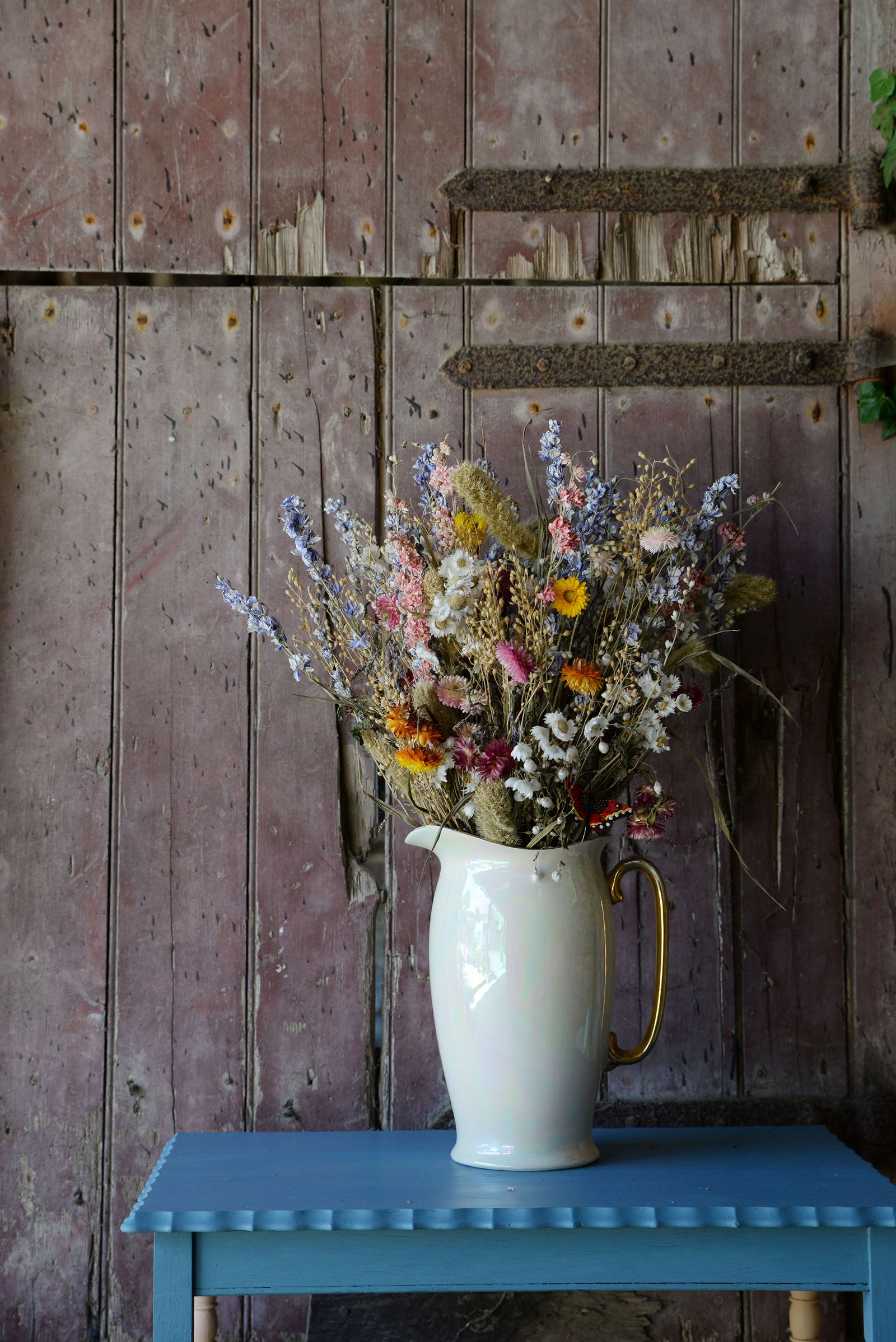 Decorating with vases: 13 ways to create beautiful displays | Homes and ...