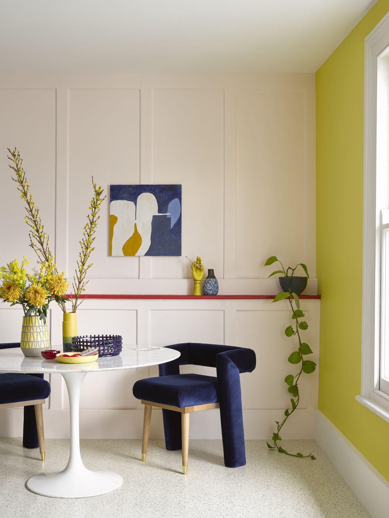 How to paint a room: expert tips for a professional finish | Homes and ...