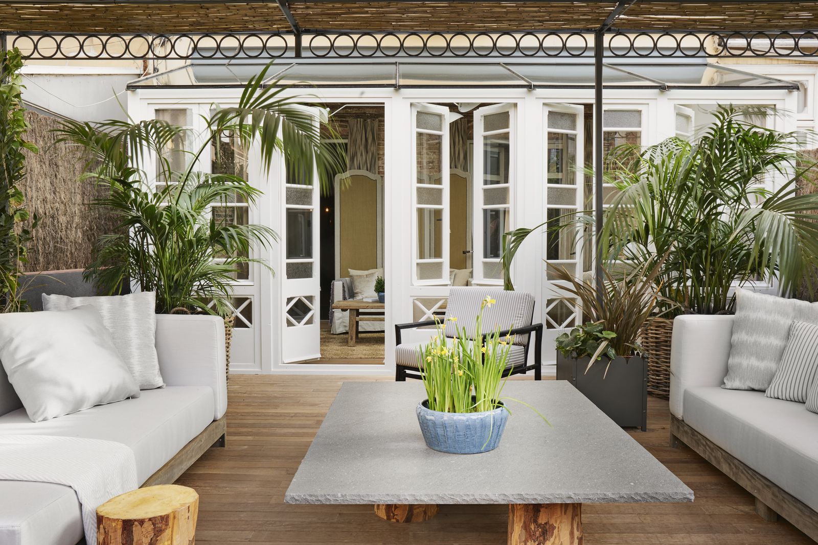 Deck planting ideas – using beds, planters and living walls | Homes and ...