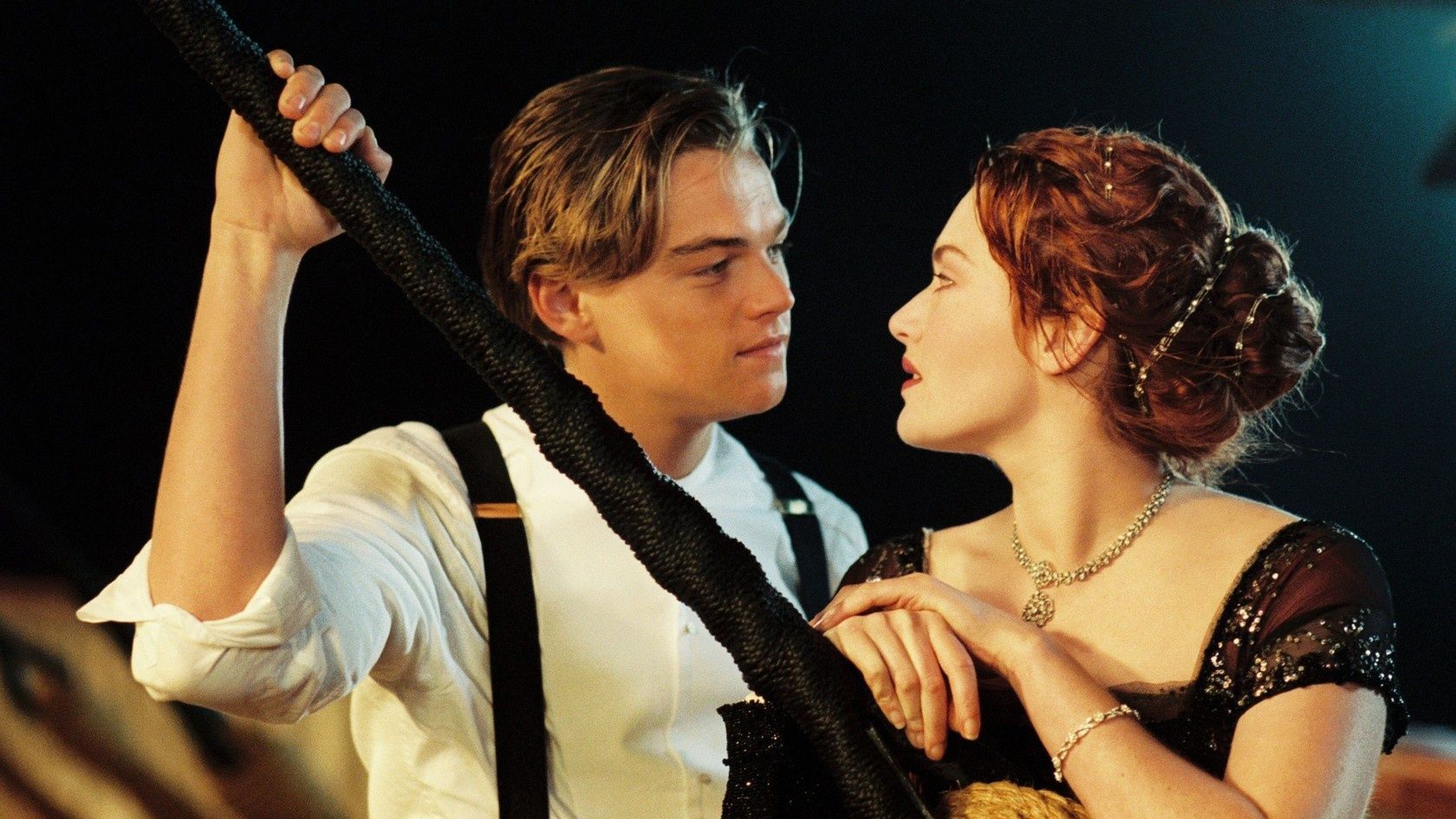 Kate Winslet Says Kissing Leonardo DiCaprio In the Famous “I’m Flying ...
