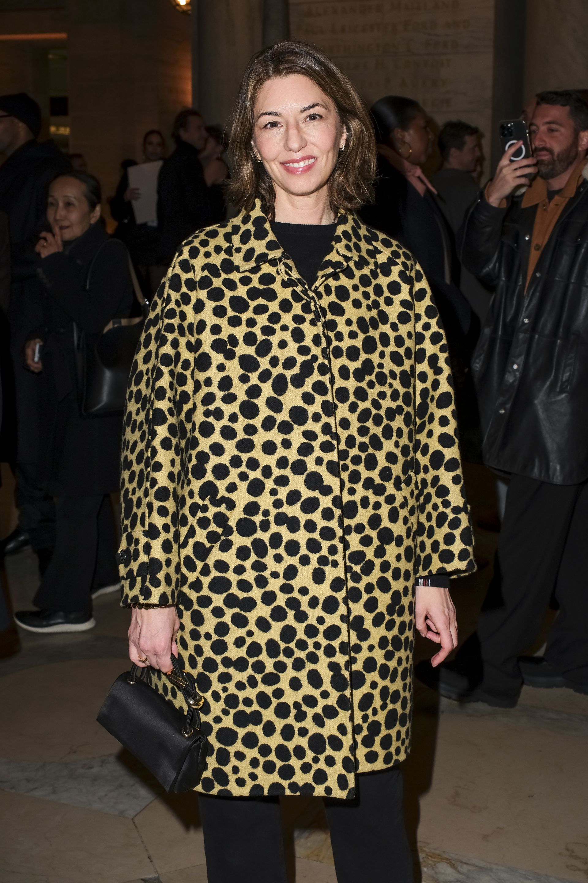 Marc Jacobs Fall/Winter 2025 Show Was a Paper Doll Fantasy | Who What Wear