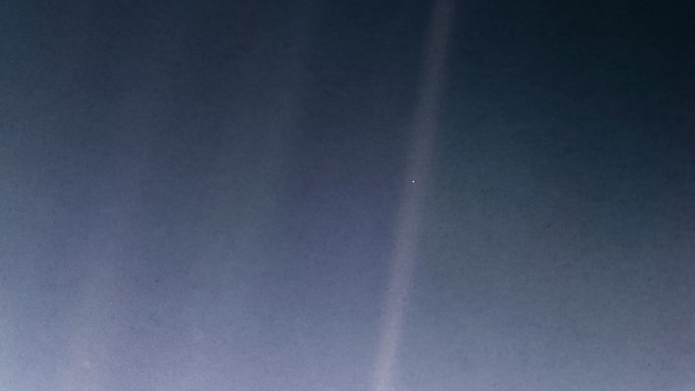 Pale Blue Dot at 30: Voyager 1's iconic photo of Earth from space ...