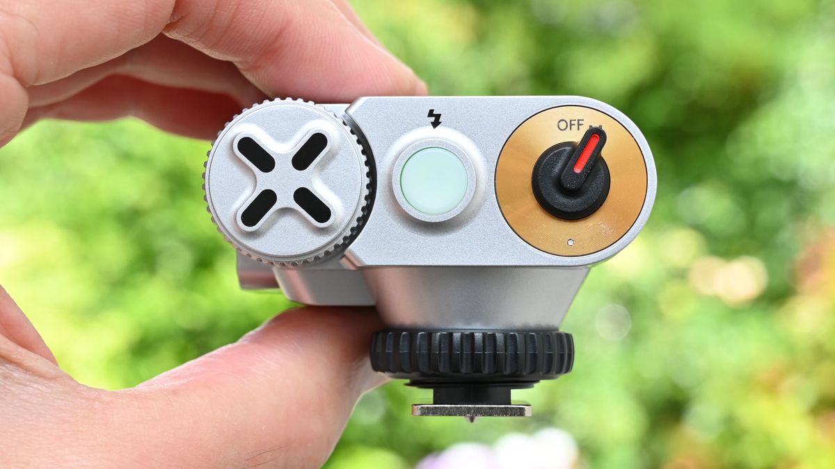 Viltrox Vintage Z1 Retro Flash review: an old-school flash to suit ...