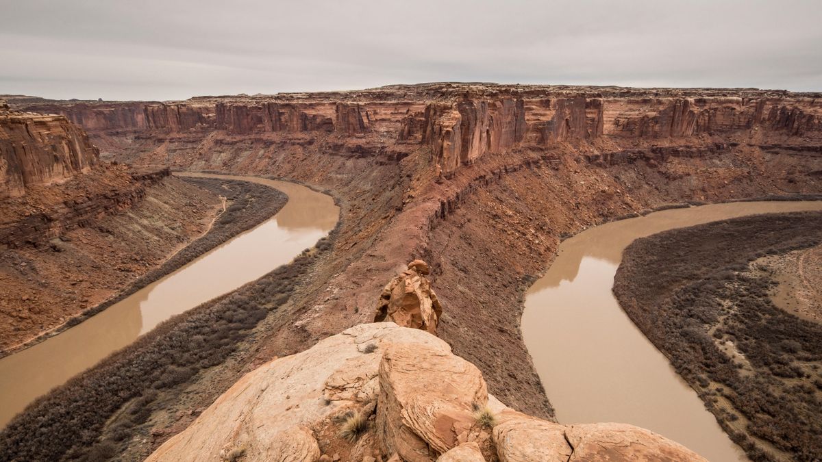 Earth from space: Green River winds through radioactive 'labyrinth of ...
