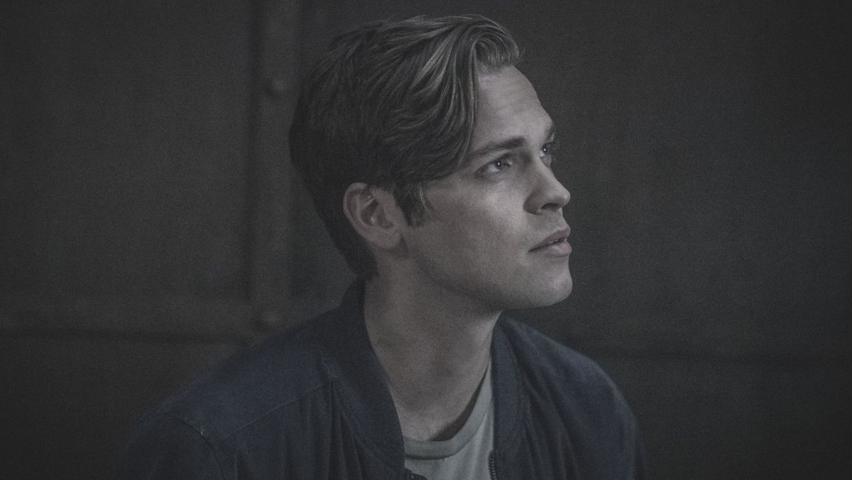 Behind-the-Scenes Supernatural Facts - Alexander Calvert Supernatural ...