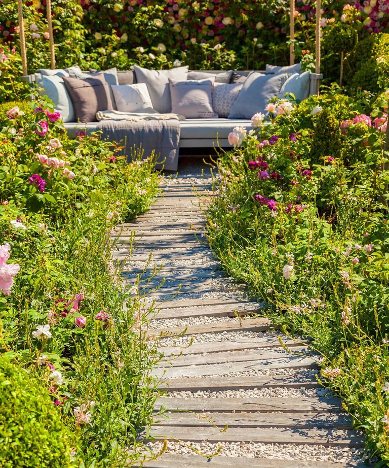 Garden path design rules: 5 tips from the experts | Homes and Gardens