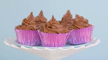 Honey cupcakes with lavender | Snack Recipes | GoodtoKnow