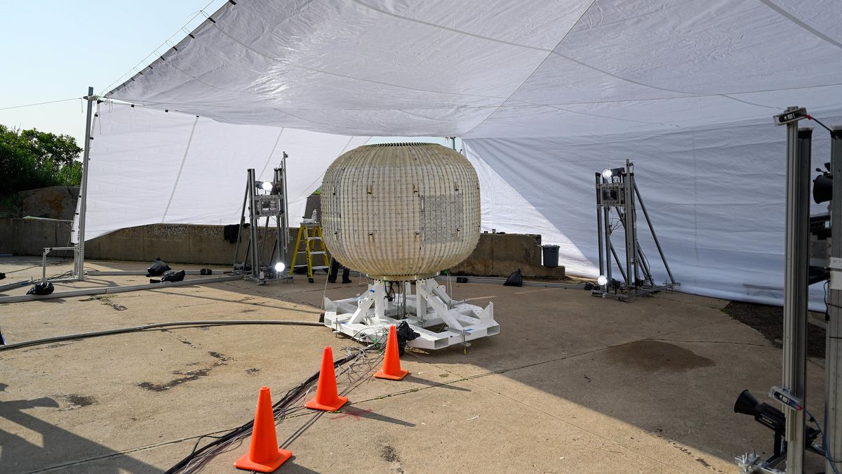 Boom! Watch an inflatable space habitat explode during testing (video ...