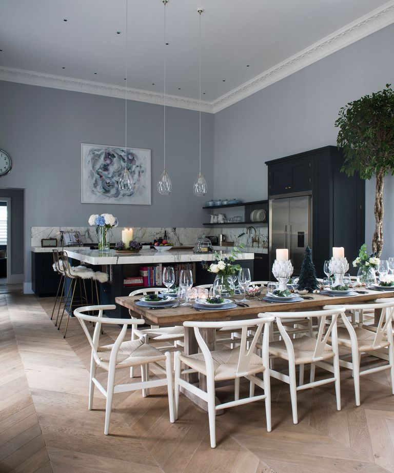 How to dress a dining table – with linens, ceramics, flowers and more ...