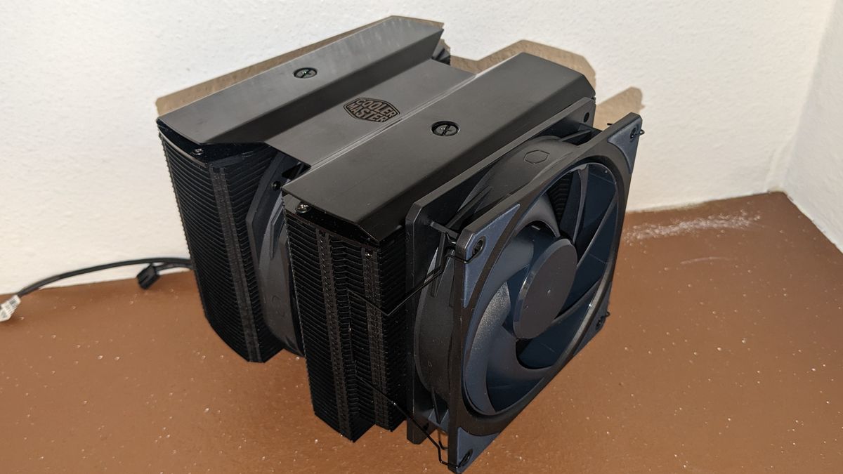 Cooler Master MA824 Stealth Review: Expensive Big Air Excellence | Tom ...