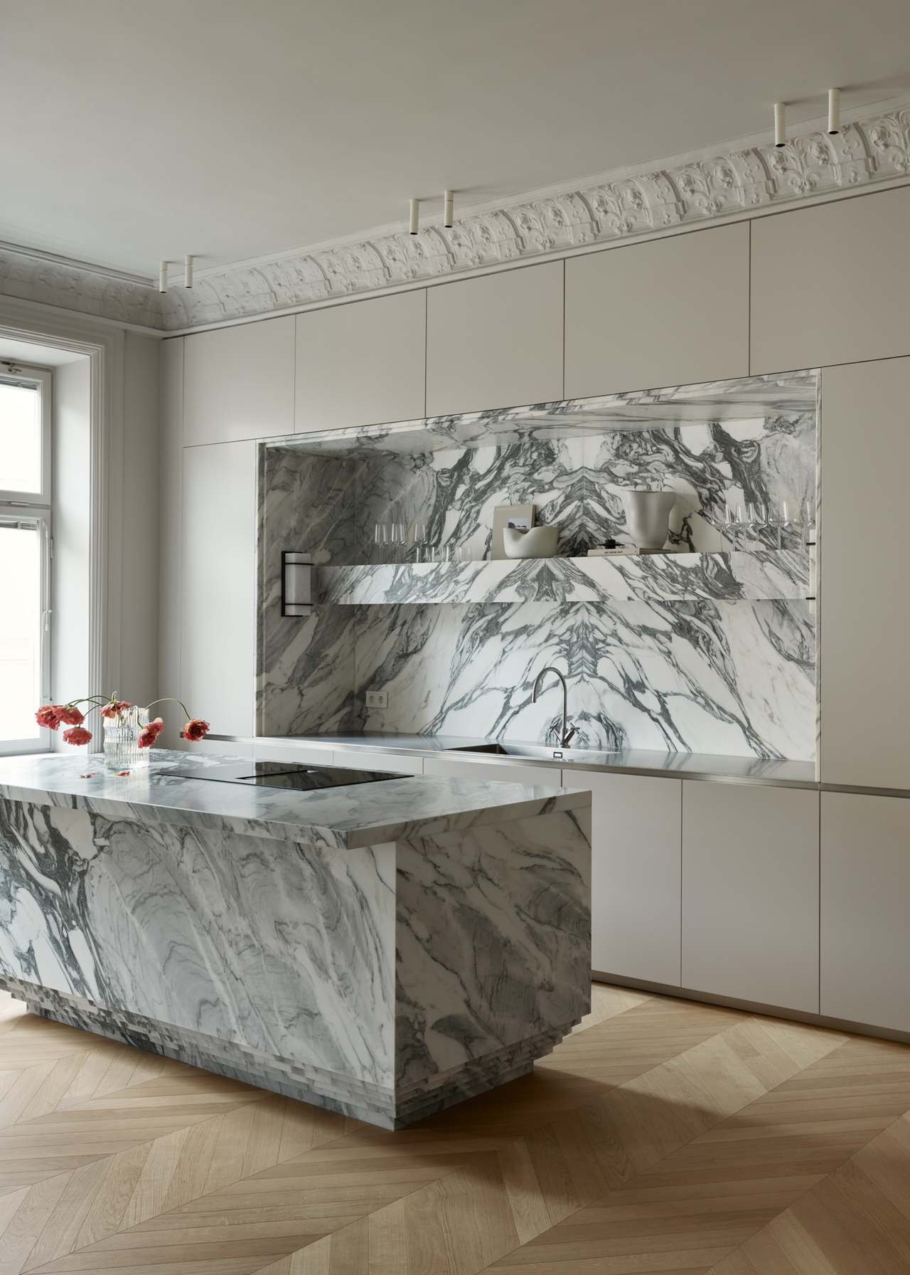 Kitchen Island vs Peninsula — Which Is the Better Layout | Livingetc