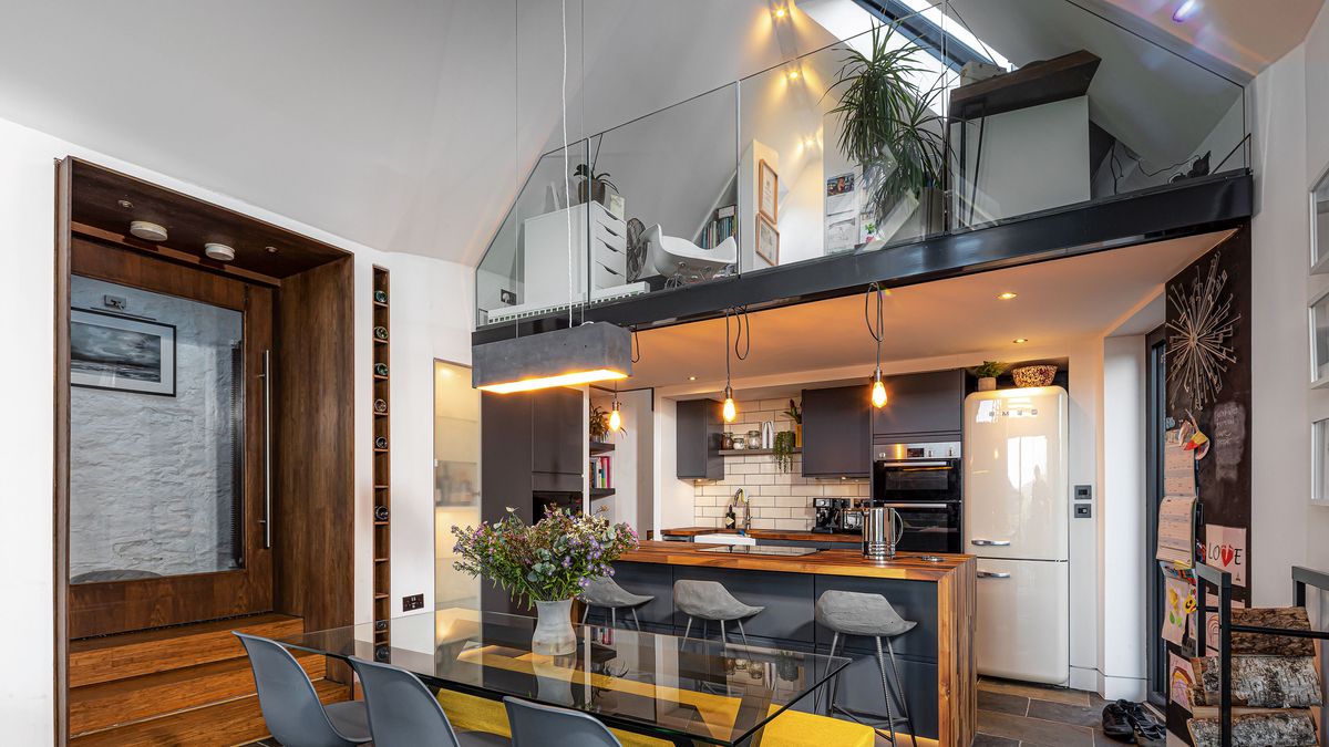 10 mezzanine ideas to take your home to the next level | Homebuilding