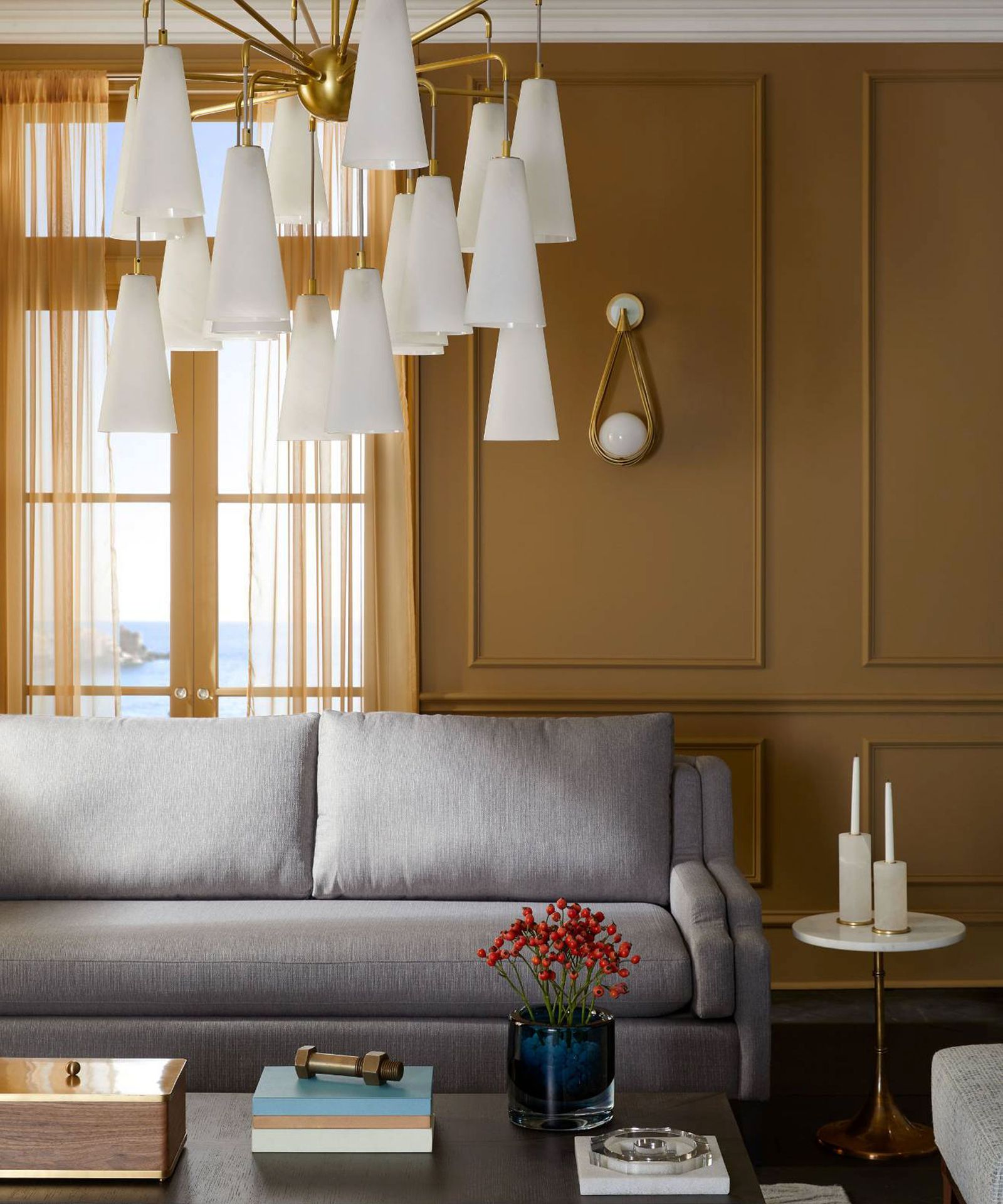 What color should I paint my walls if my furniture is gray? | Homes and ...